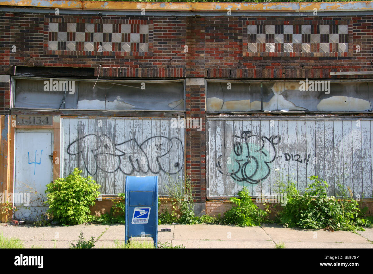Boarded up building Mack Avenue Detroit USA Stock Photo - Alamy
