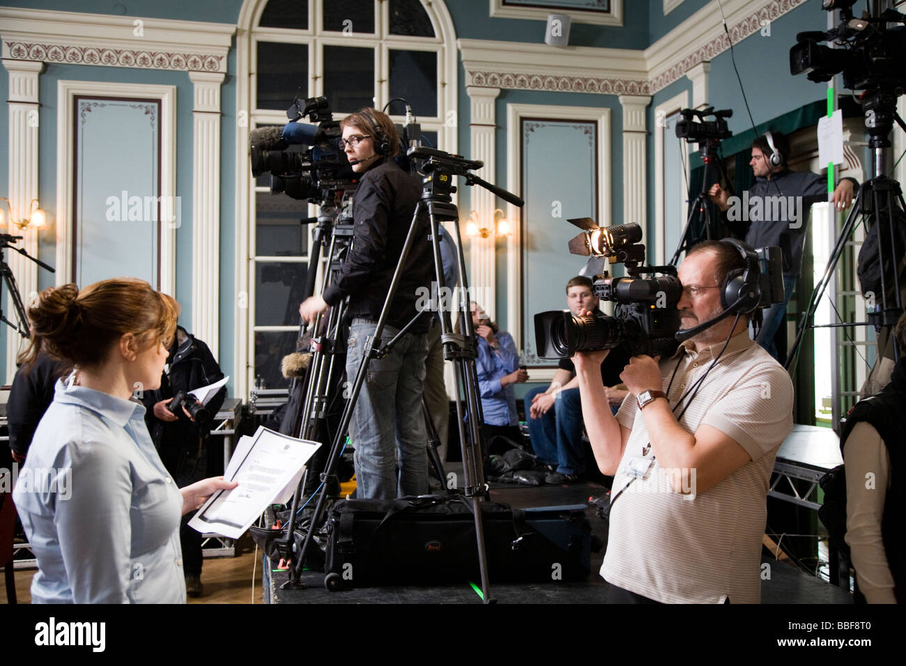 Social media correspondent hi-res stock photography and images - Alamy