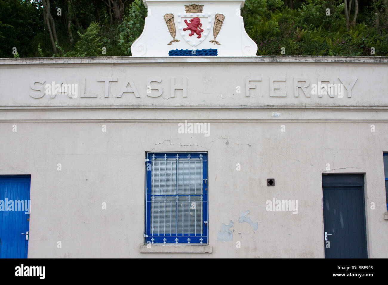 Saltash ferry hi-res stock photography and images - Alamy