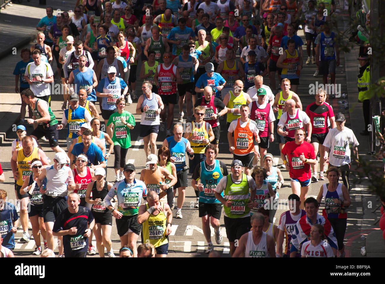 London marathon 2009 hi-res stock photography and images - Alamy
