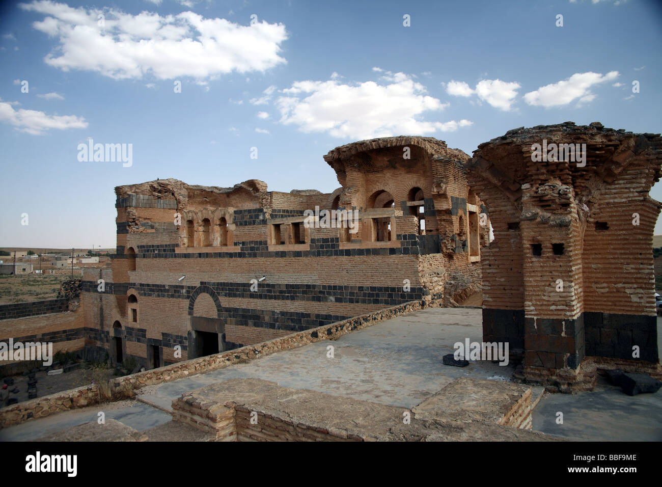 Roman Ruins of Qasr Ibn Wardan Syria Stock Photo - Alamy