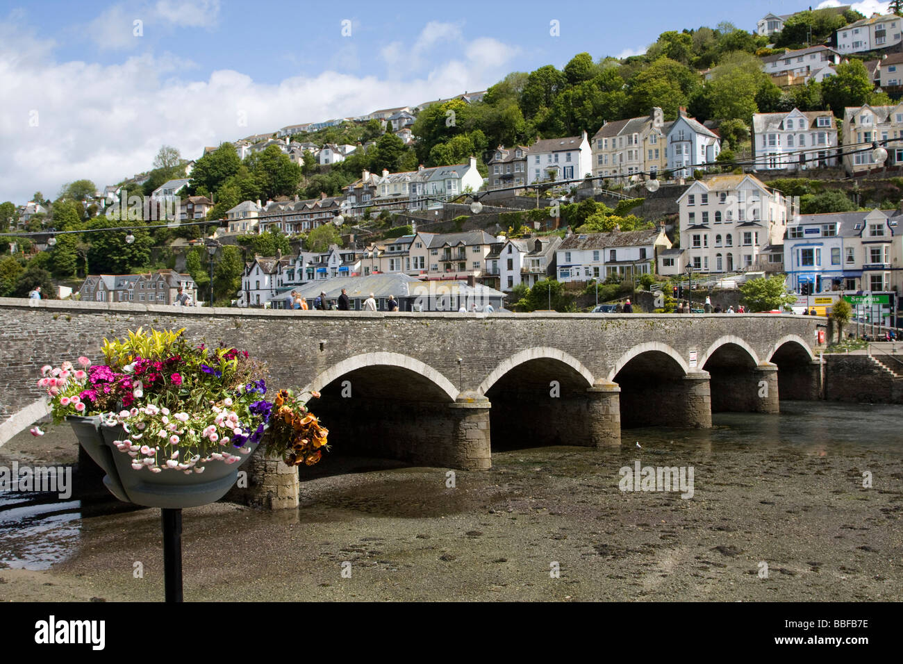 Looe the picturesque cornish seaside town built on the river looe ...