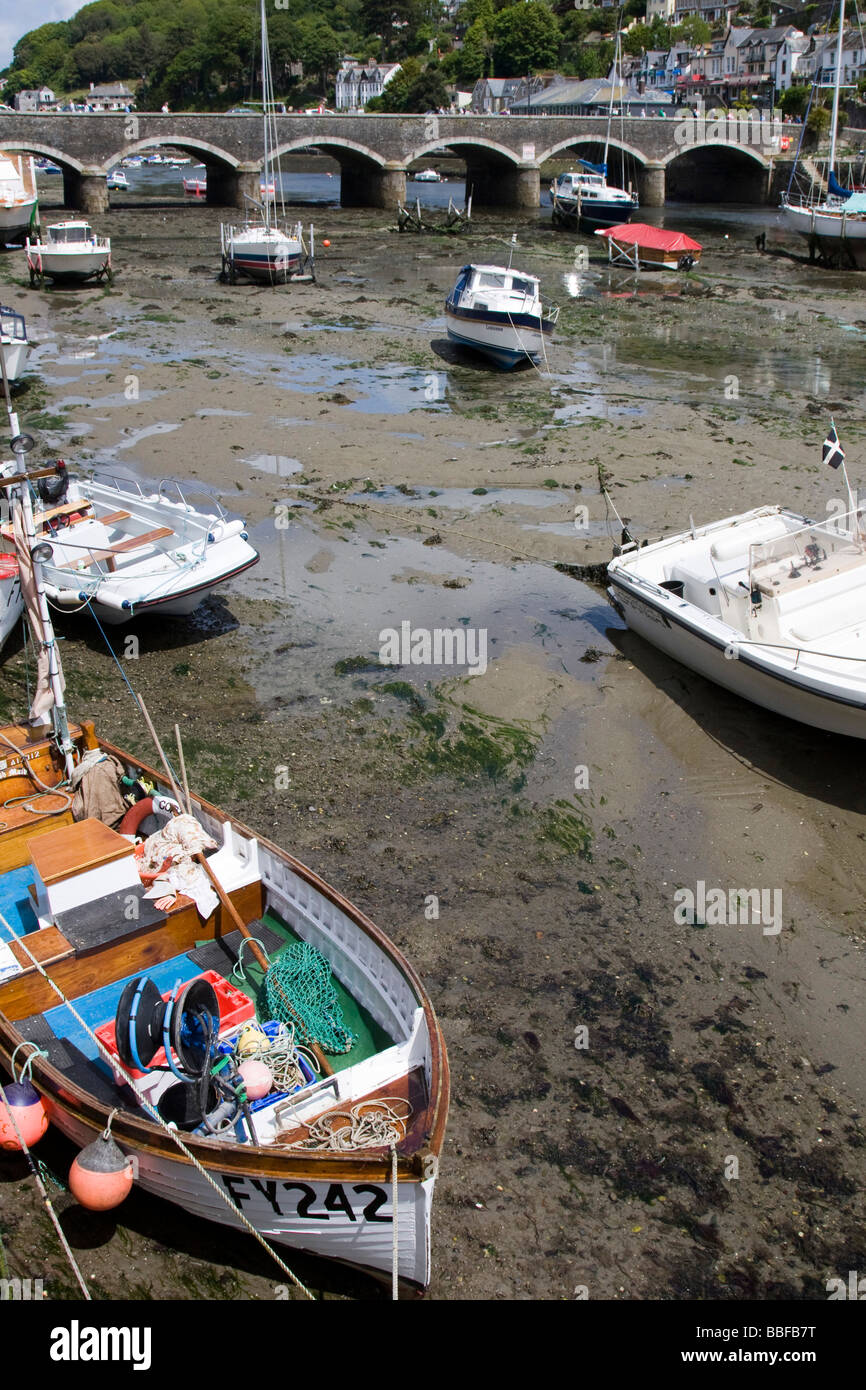 Looe the picturesque cornish seaside town built on the river looe ...