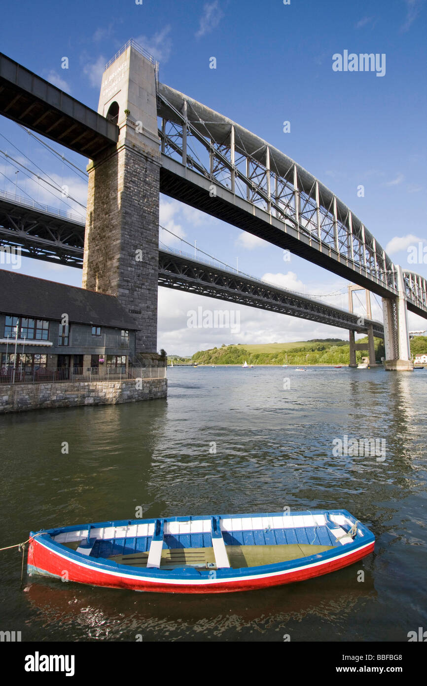 River Tamar Bridges - Royal Albert Rail Bridge and Tamar Road Bridge ...