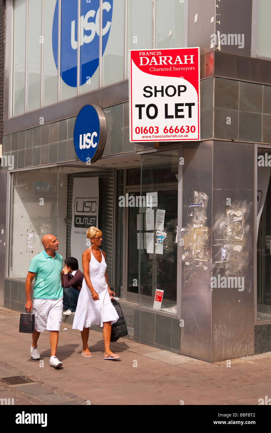 A shop to let sign outside a vacant business premises in Norwich ...