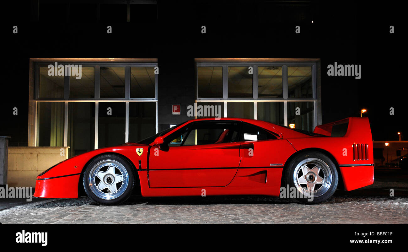 Red ferrari f40 italian car hi-res stock photography and images - Alamy