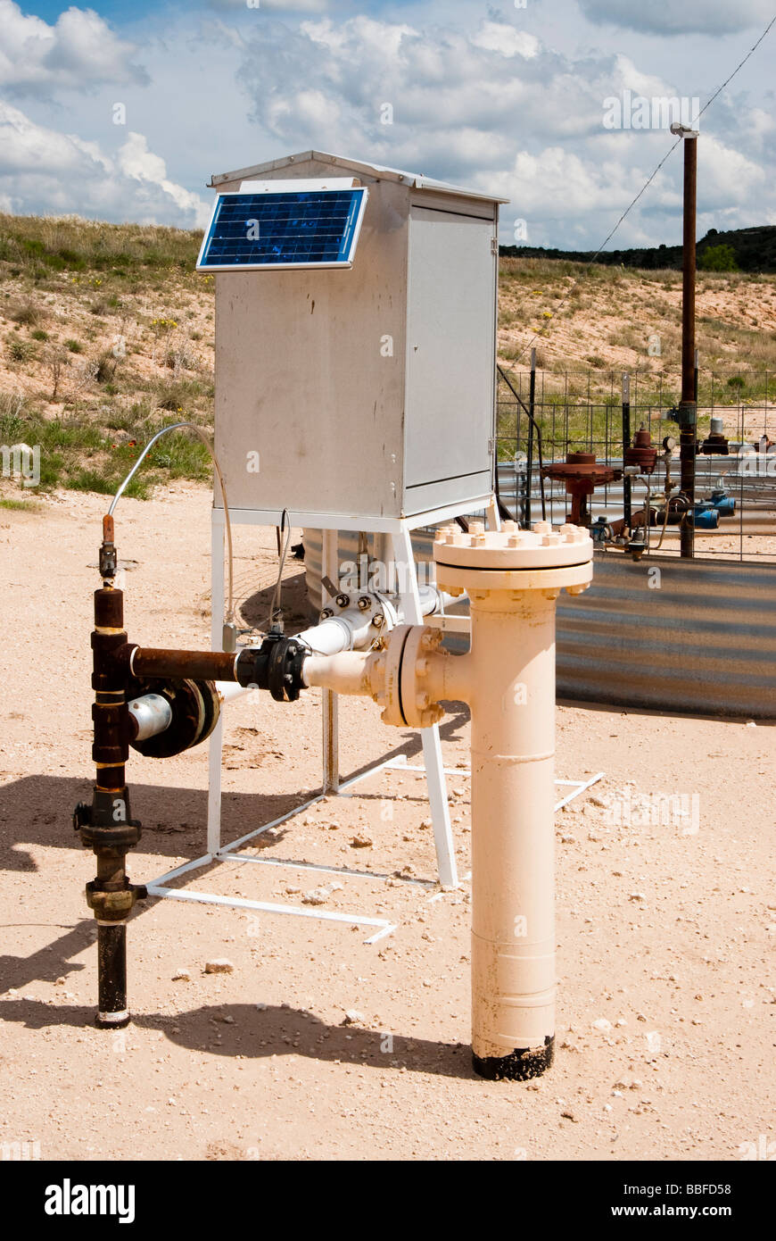 solar powered instrumentation on a pipeline for the distribution of ...