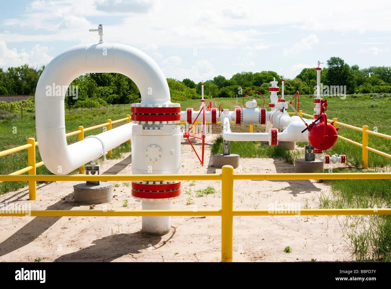 Flanges and valves hi-res stock photography and images - Alamy