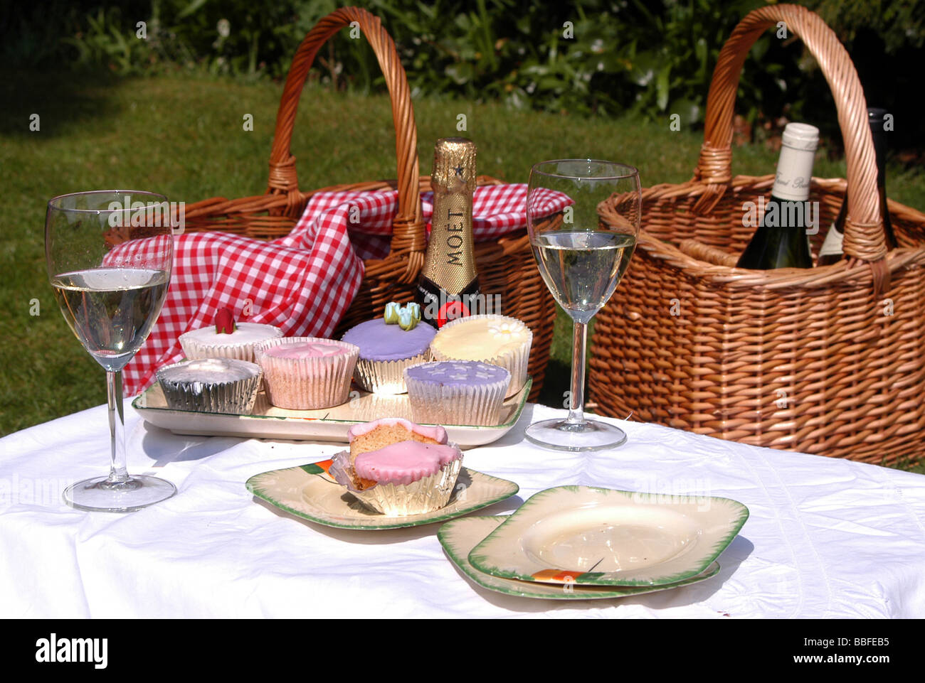 English Summer Tea and Picnic Stock Photo - Alamy