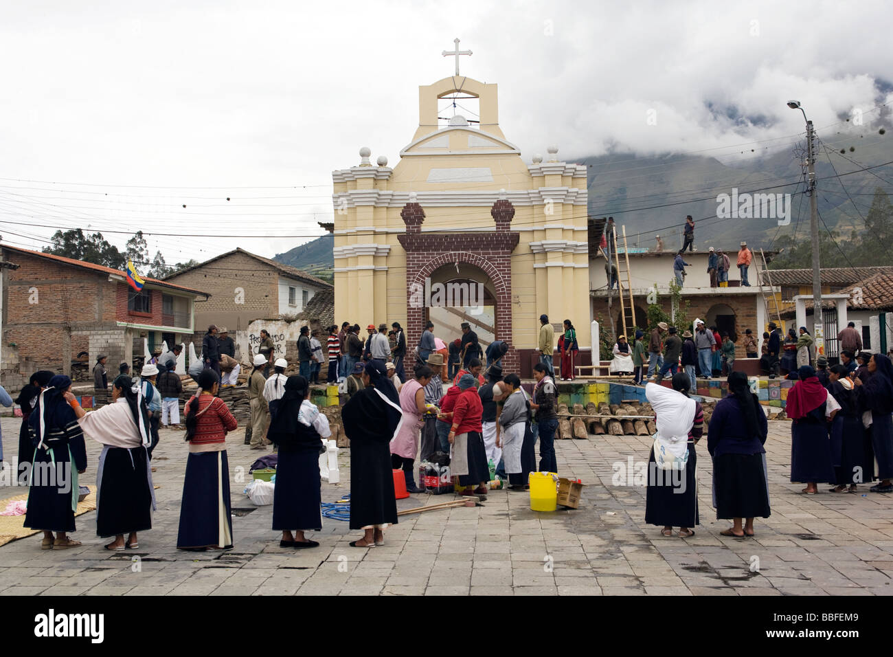 Indigenous community working together to rebuild church - Peguche ...