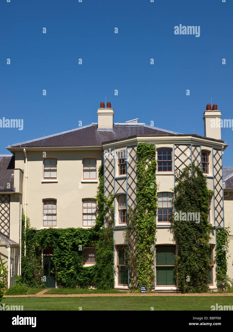 Down house darwin hi-res stock photography and images - Alamy