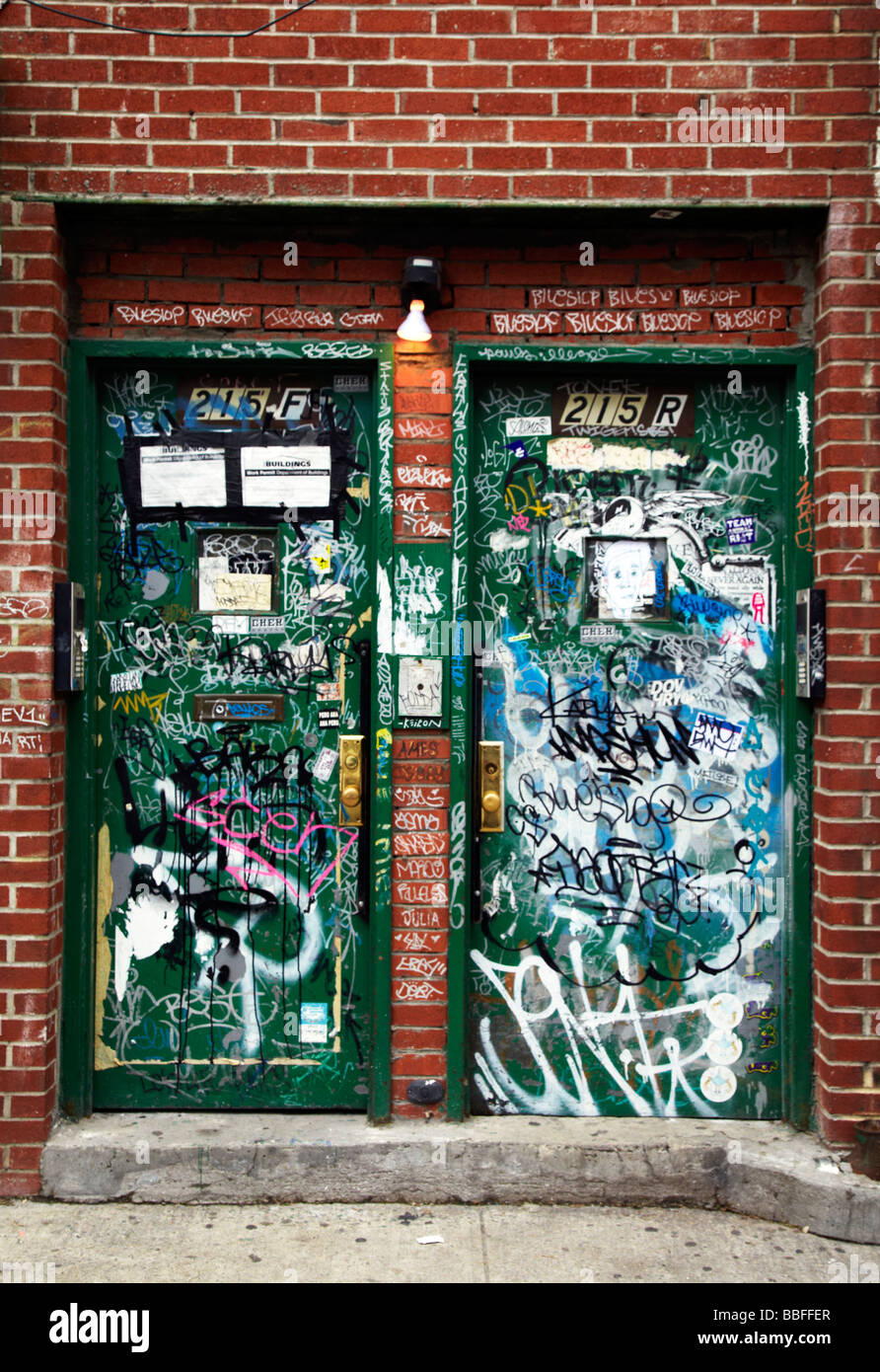 New york front doors hi-res stock photography and images - Alamy