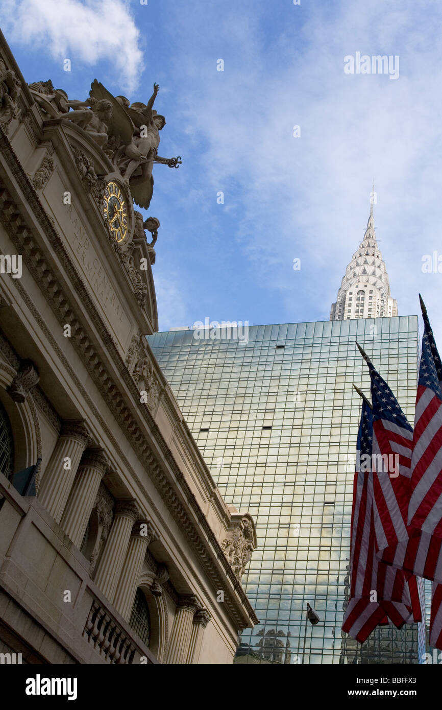 Grand Central Station Clock skyscraper and Chrysler Building in sun ...