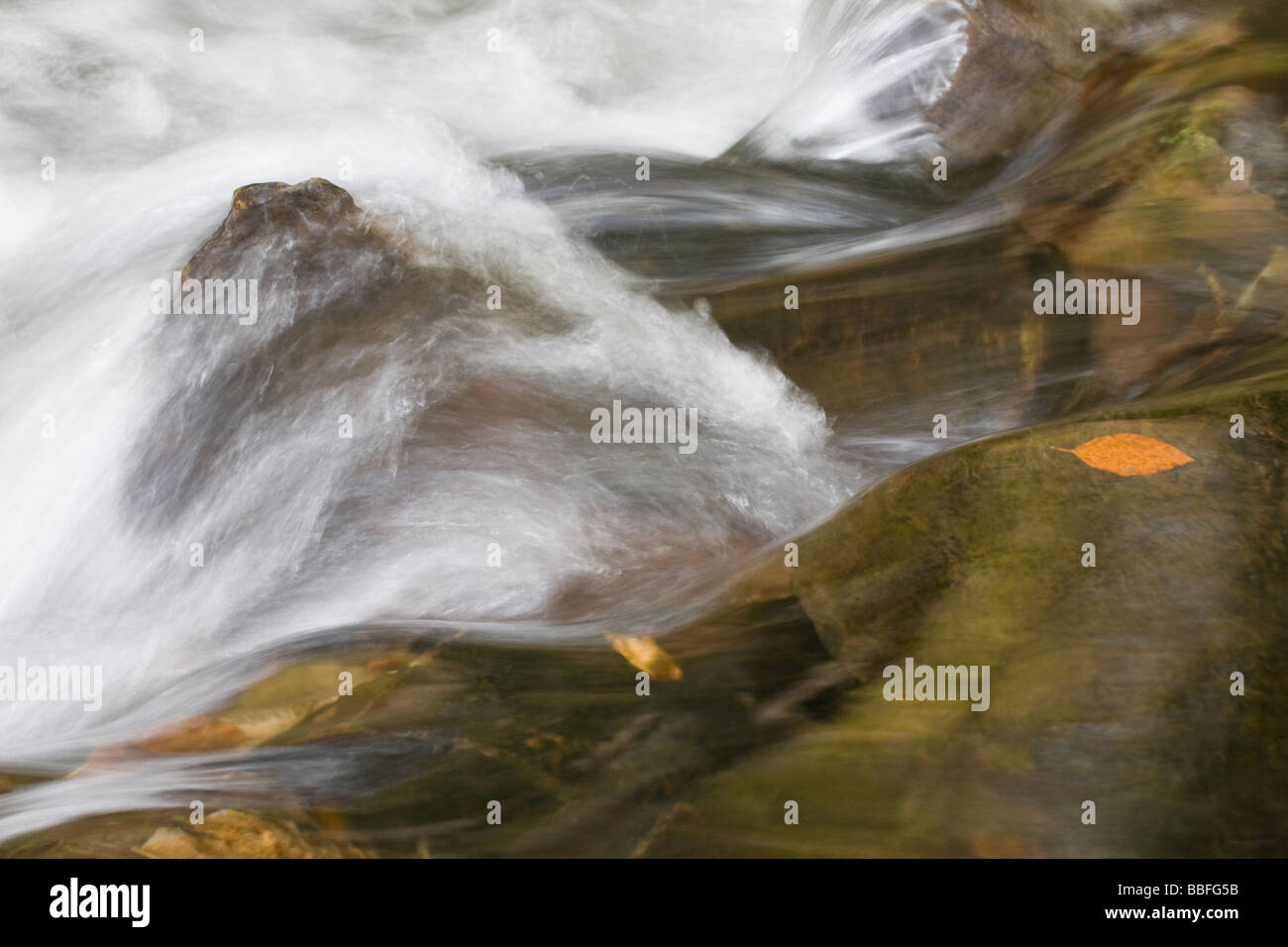Splashing over rocks hi-res stock photography and images - Alamy