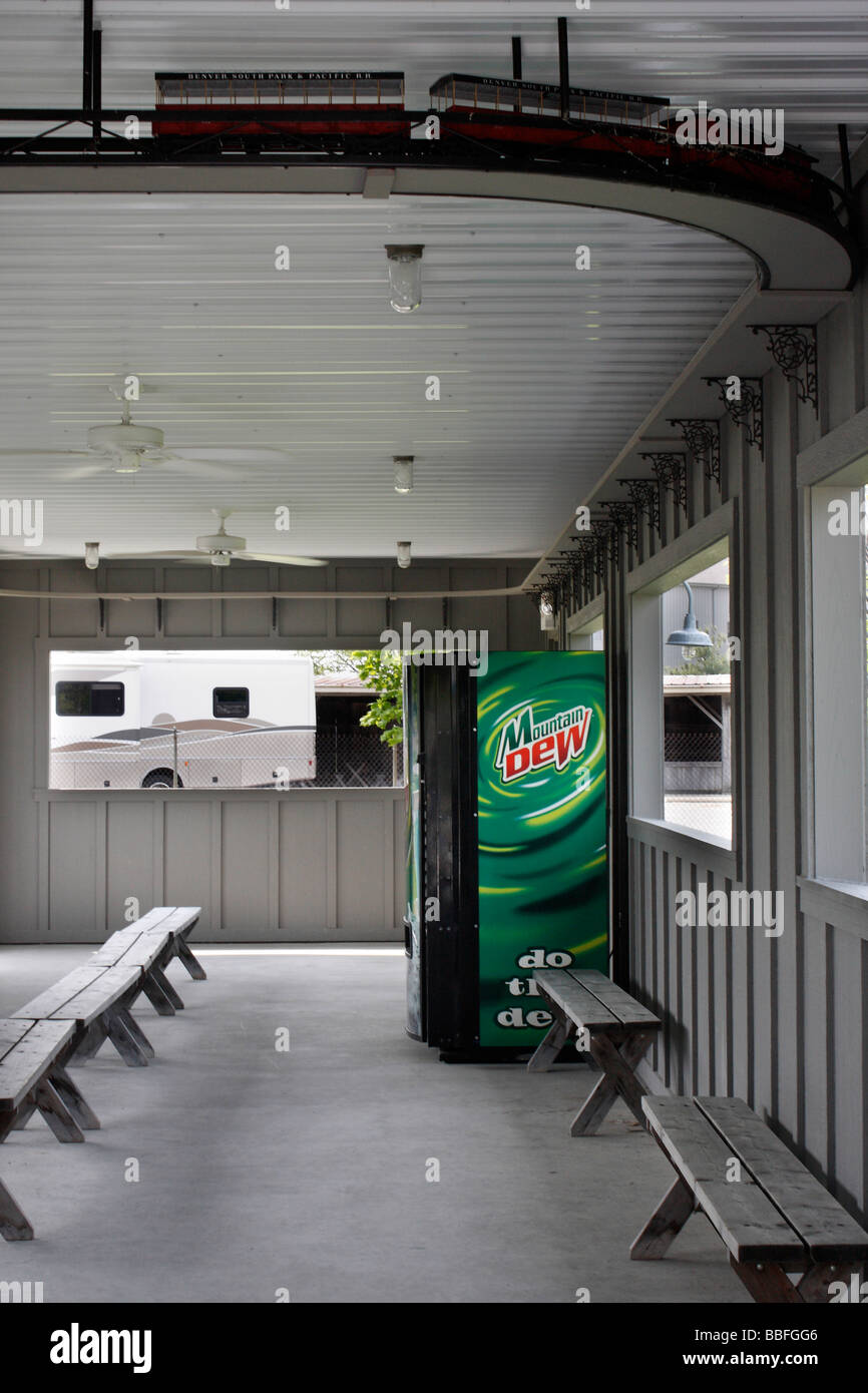 Vending machine hi hi-res stock photography and images - Alamy