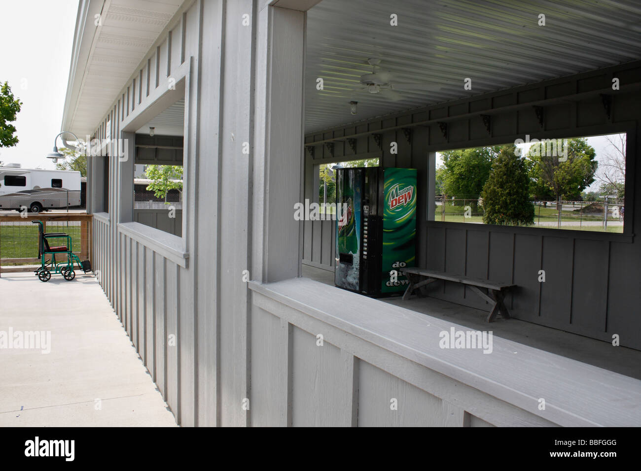 Vending machine hi hi-res stock photography and images - Alamy