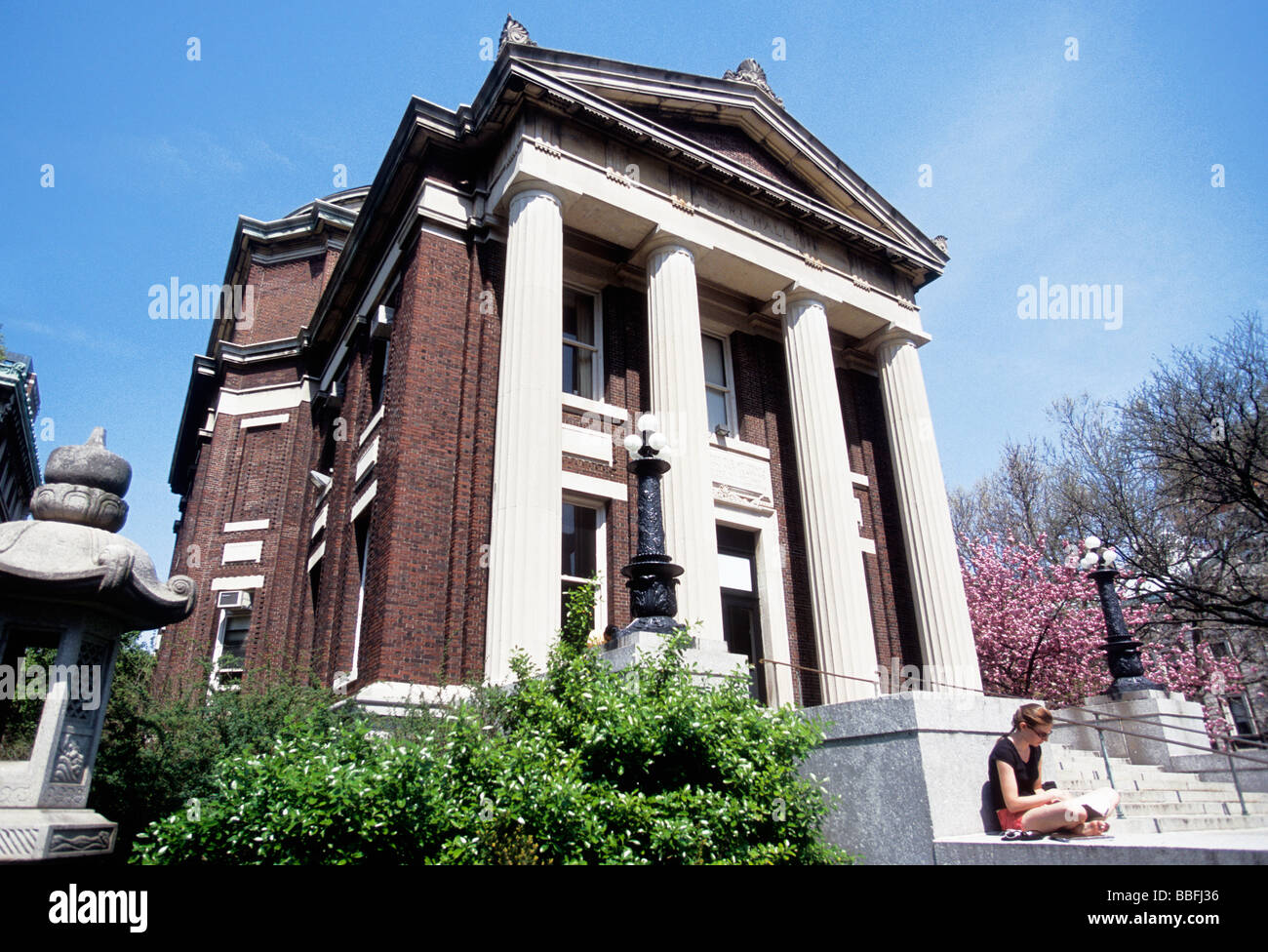 Columbia campus buildings hi-res stock photography and images - Alamy