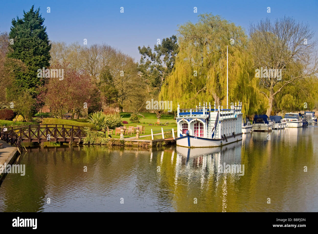 Goring thames hi-res stock photography and images - Alamy