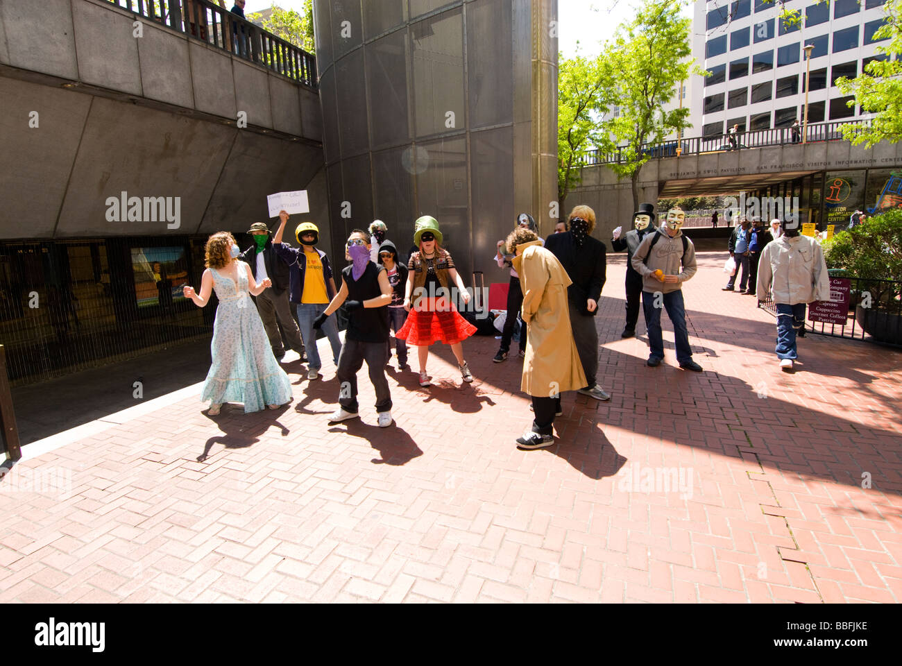 Street theater hi-res stock photography and images - Alamy
