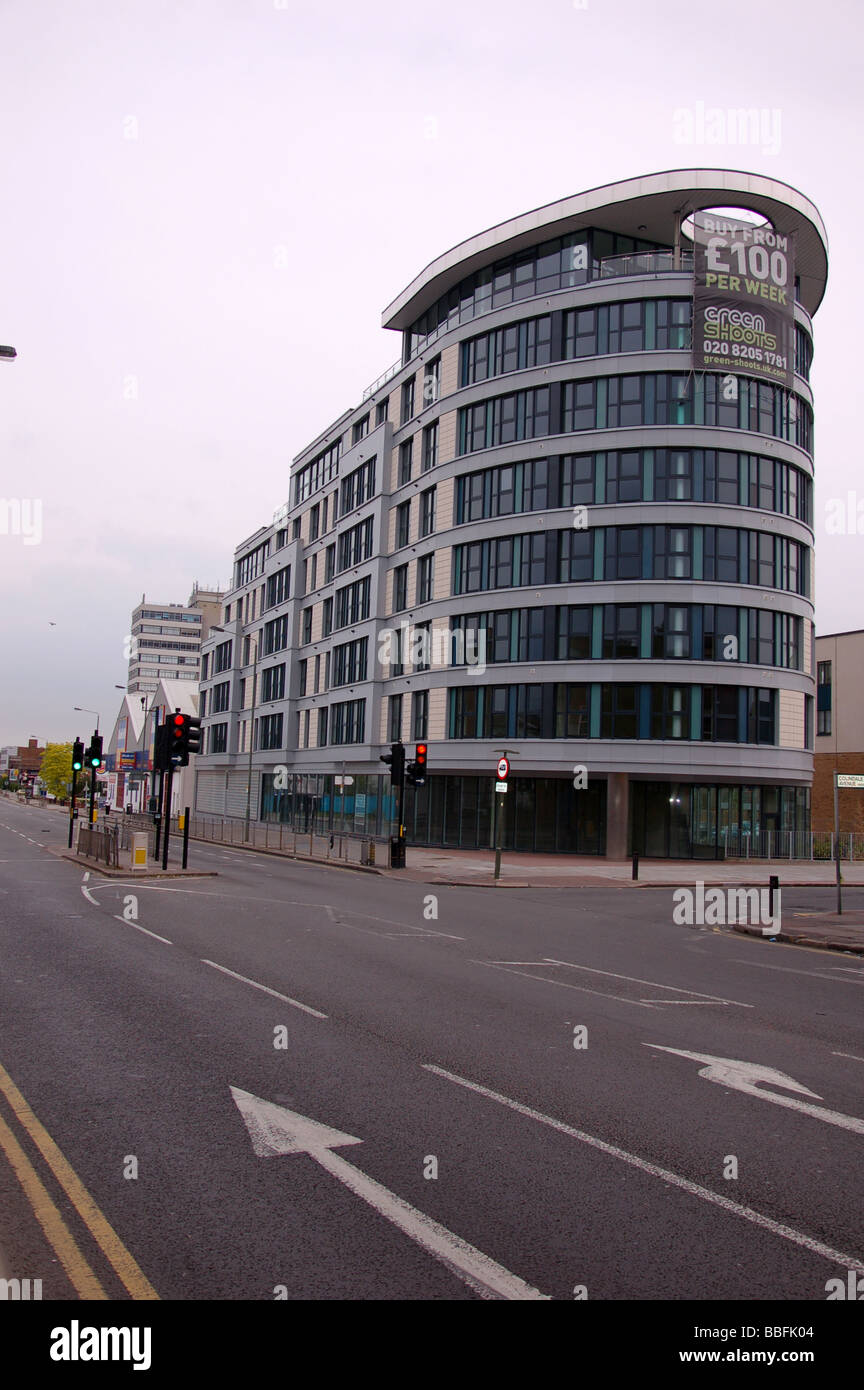 Edgware high street hi-res stock photography and images - Alamy