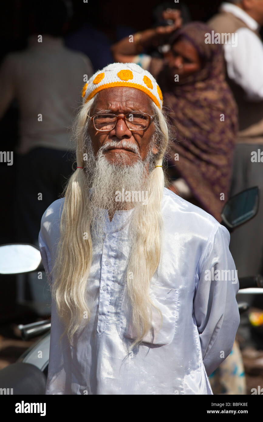 Bearded man in new hi-res stock photography and images - Alamy