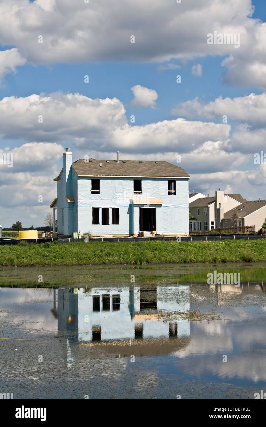 Subdivision pond hi-res stock photography and images - Alamy