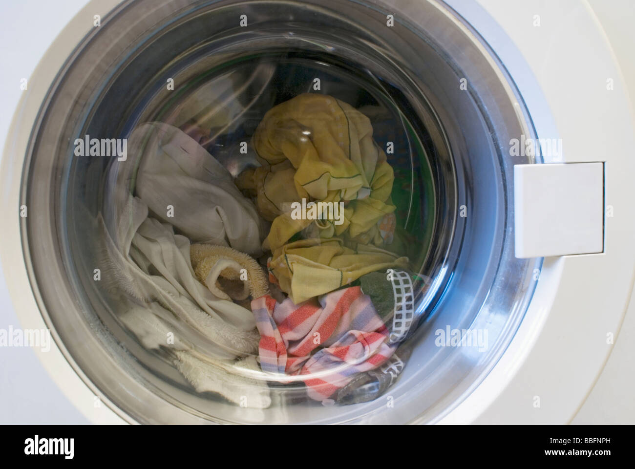 Wash cycle hi-res stock photography and images - Alamy