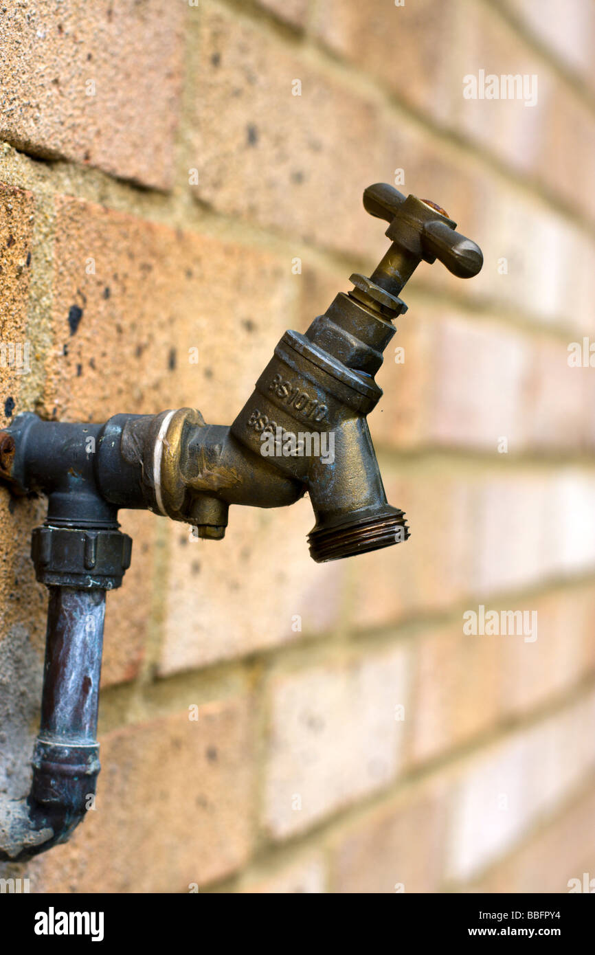 Outdoor tap hi-res stock photography and images - Alamy