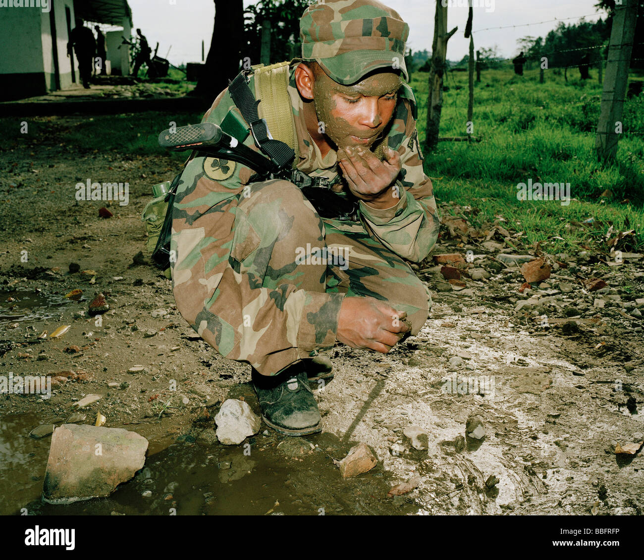 Soldiers training hi-res stock photography and images - Alamy