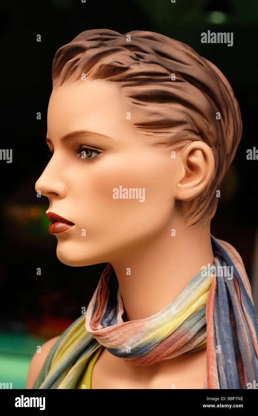 Female mannikin hi-res stock photography and images - Alamy