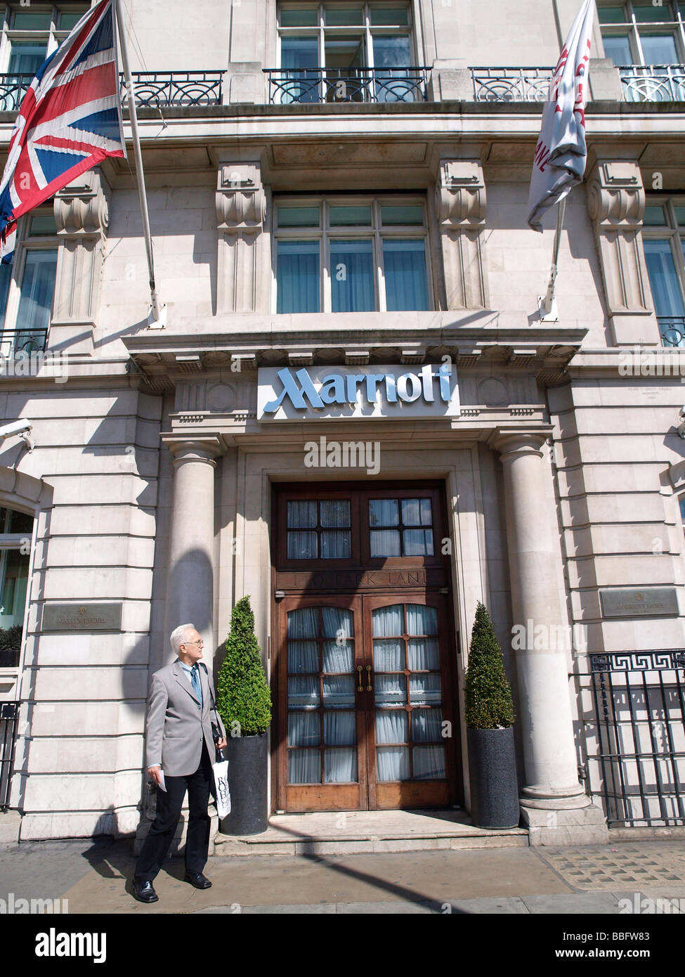 Marriott Hotel Park Lane London England Stock Photo - Alamy