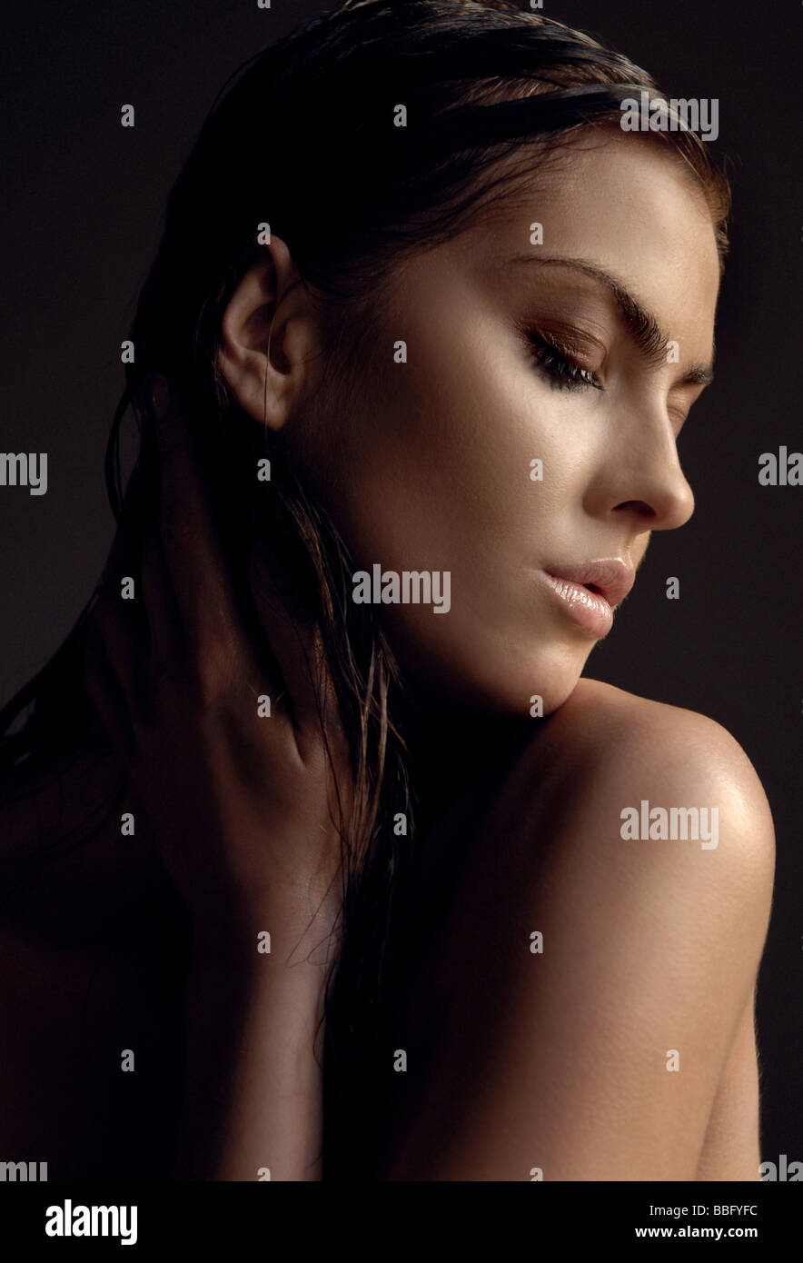 1253597 people one model 25 30 adult brunette make up portrait profile ...