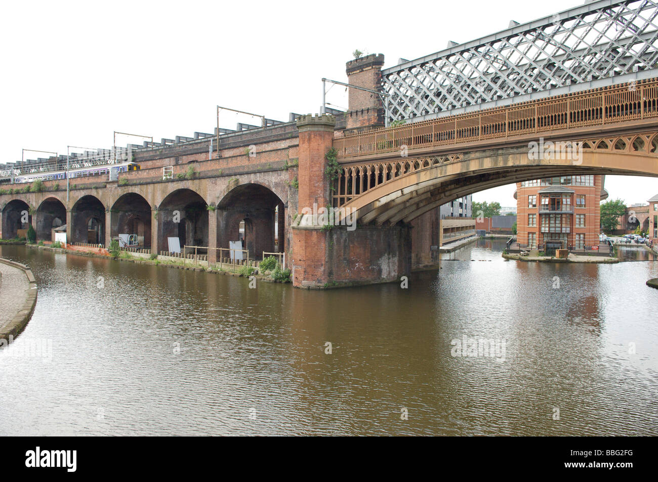 Castlefield canal basin hi-res stock photography and images - Alamy