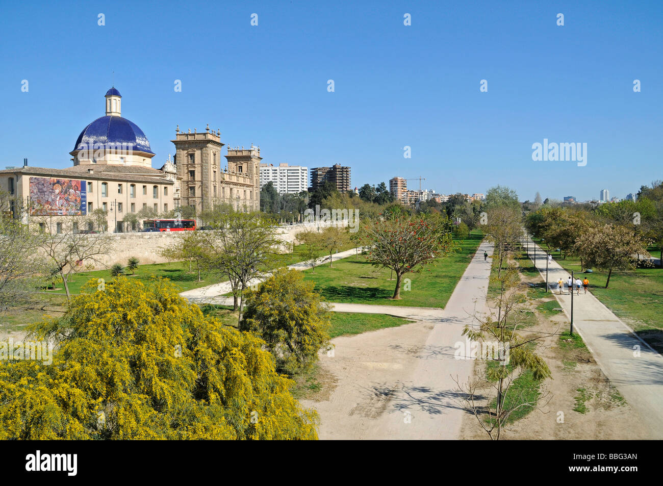 Jardines del Turia, Rio Turia, river bed, park, Museo de Bellas Artes ...