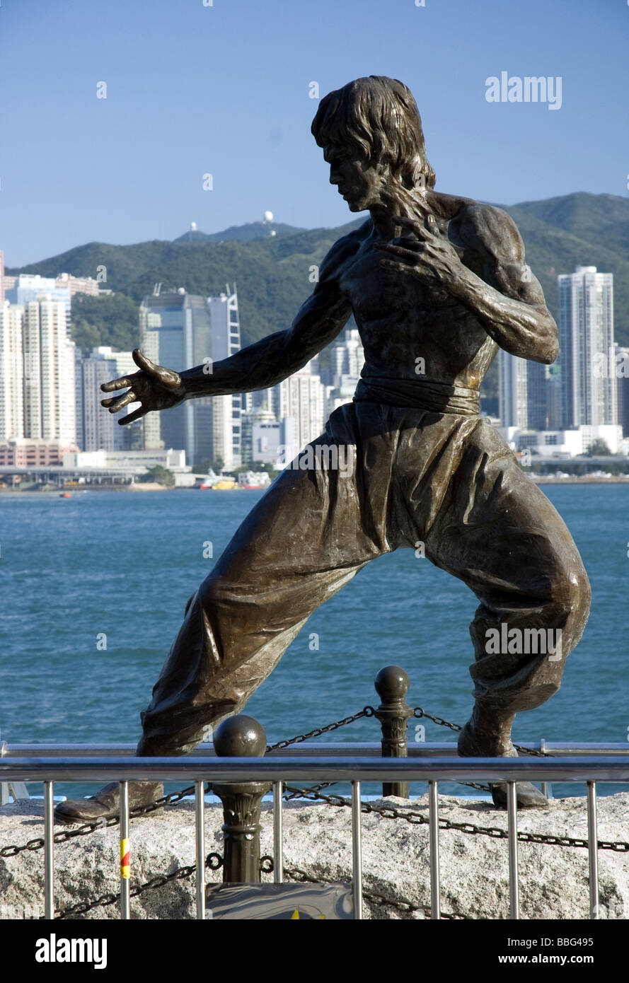 Bruce lee statue hi-res stock photography and images - Alamy