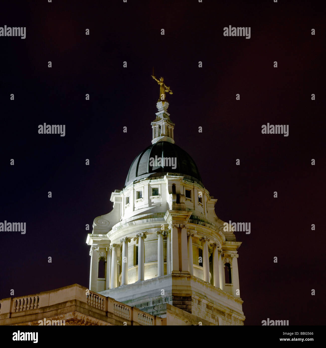 Old bailey courthouse hi-res stock photography and images - Alamy