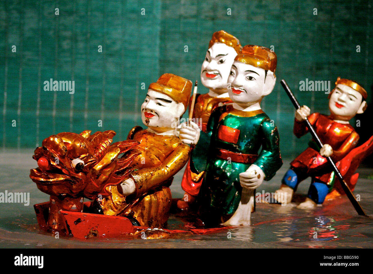 Dragon puppets hi-res stock photography and images - Alamy