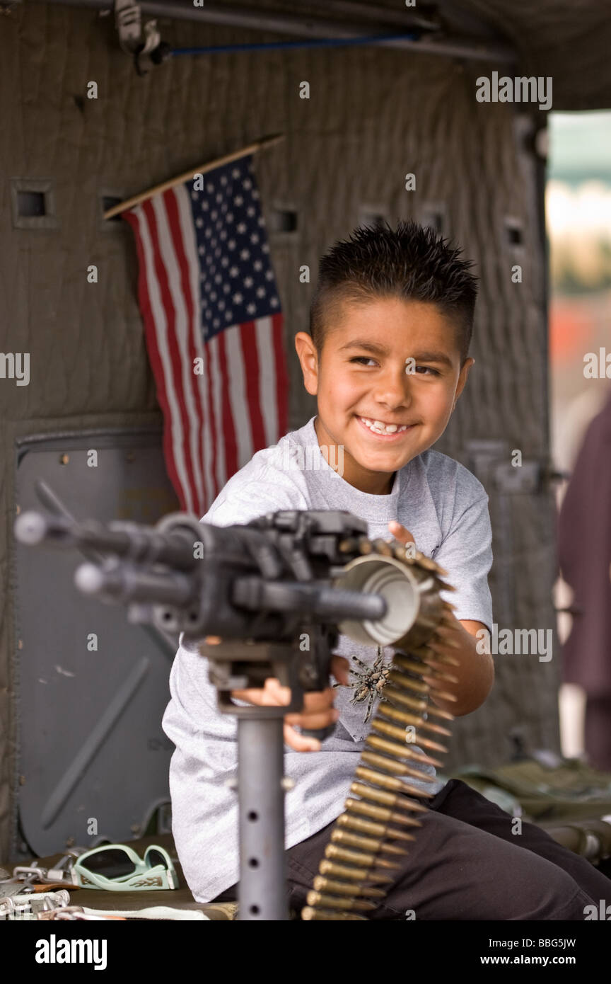 Bell uh 1b huey hi-res stock photography and images - Alamy