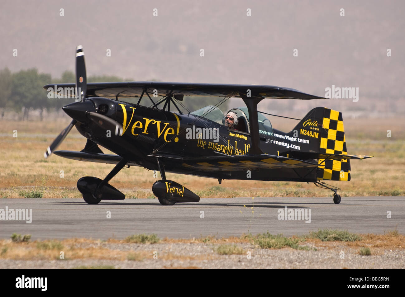 Aerobatics bi plane aviation hi-res stock photography and images - Alamy
