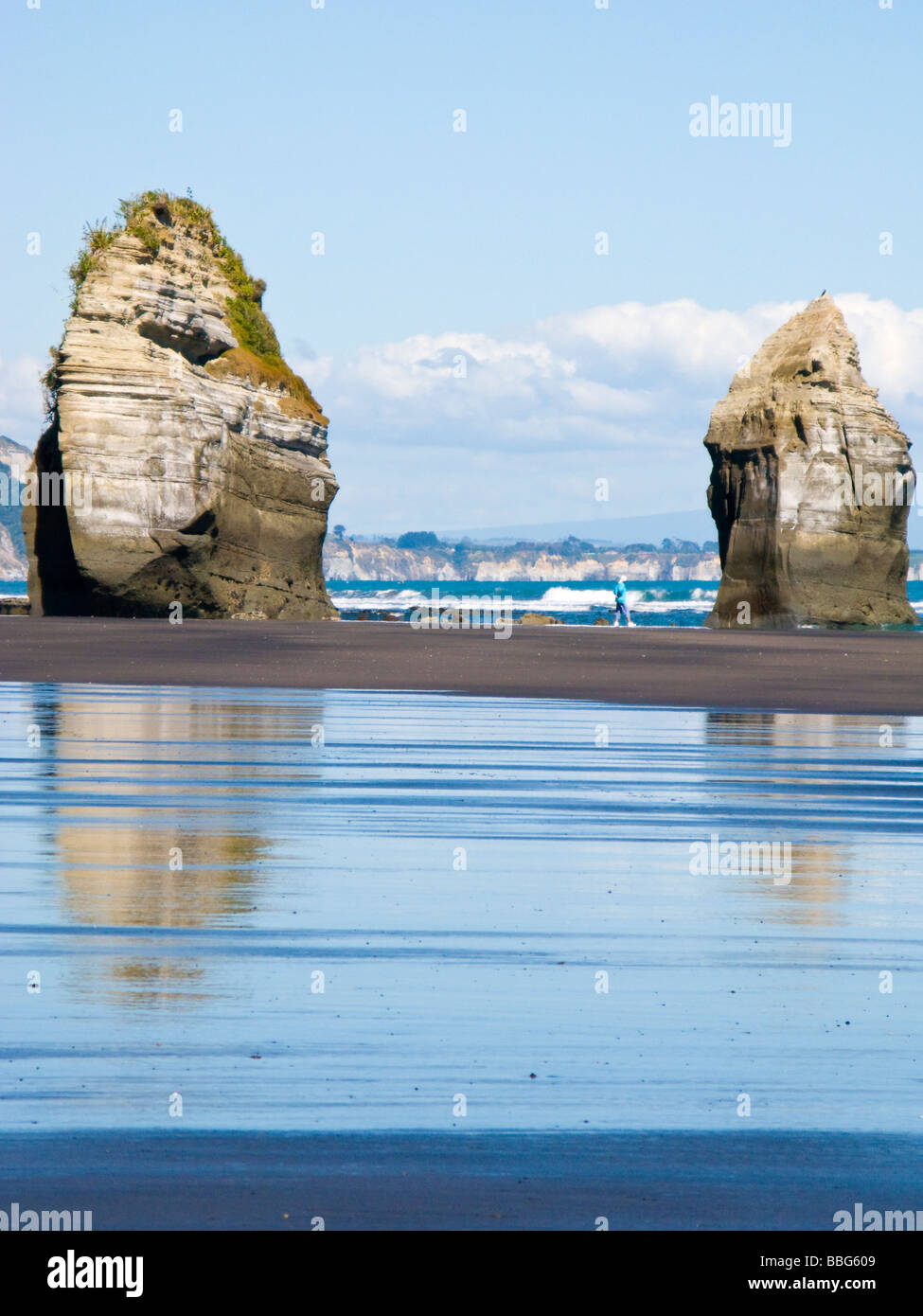 Sea Stacks Three Sisters Beach North Island New Zealand Stock Photo - Alamy
