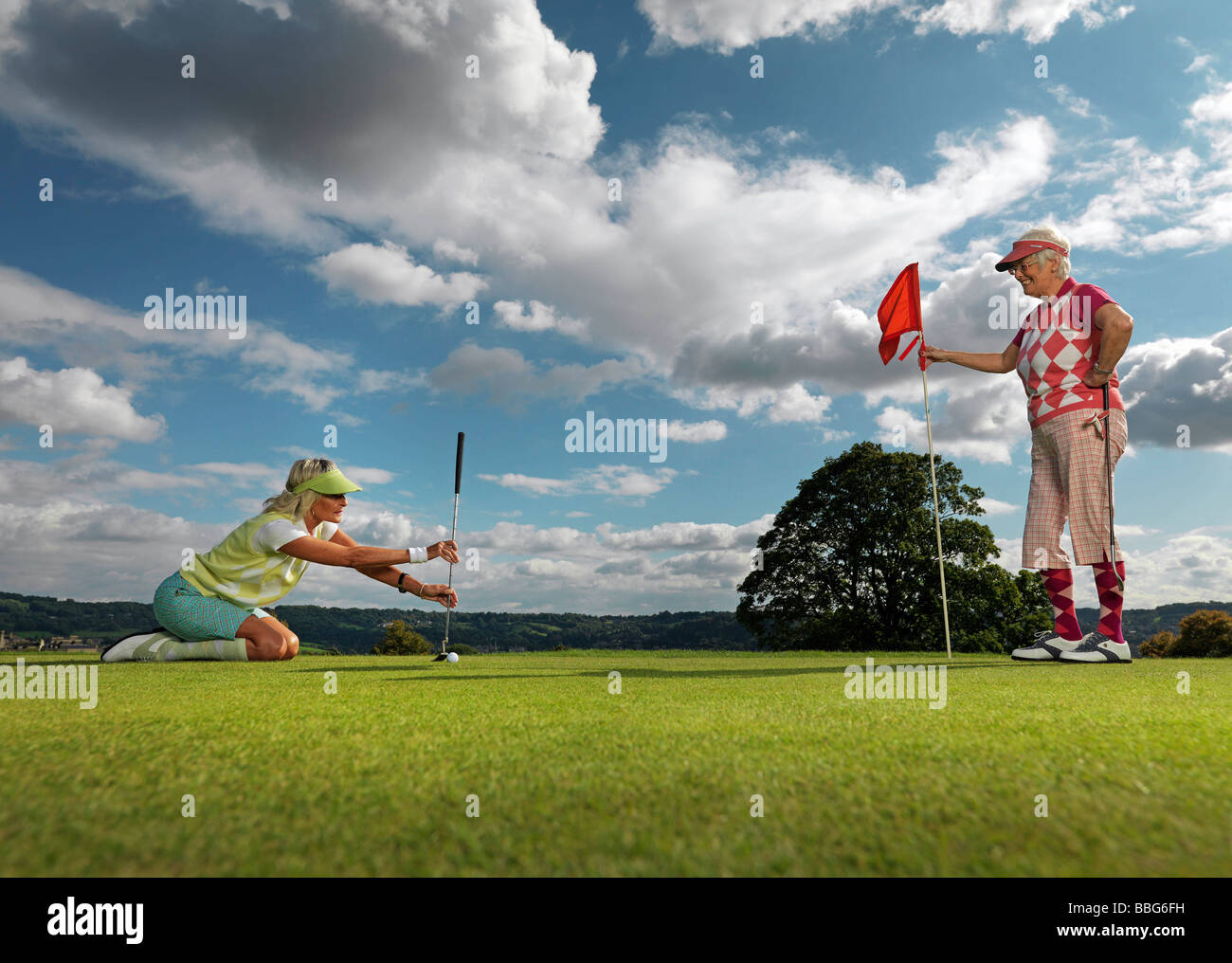 Ladies playing golf hi-res stock photography and images - Alamy