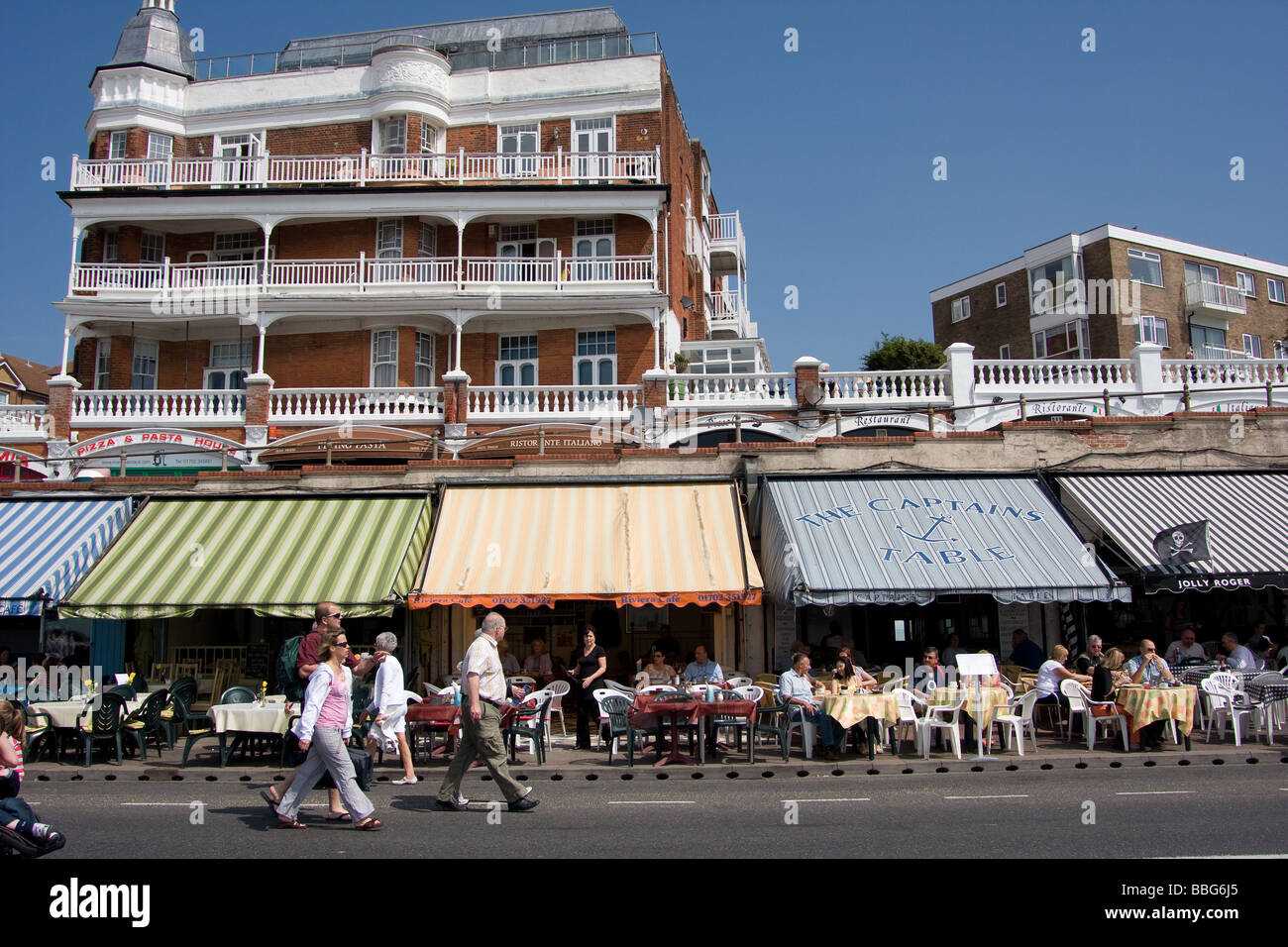 al fresco diners restaurant tables dining eat out southend air festival ...
