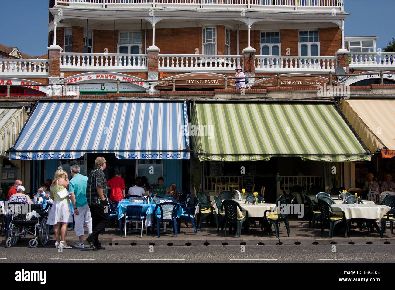 al fresco diners restaurant tables dining eat out southend air festival ...