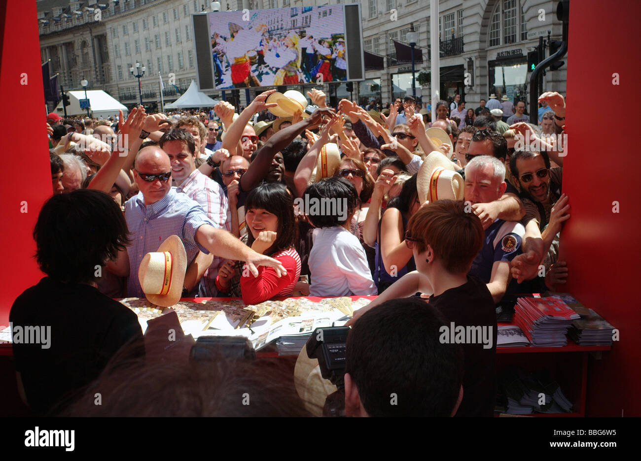 Scrum of people on a street hi-res stock photography and images - Alamy