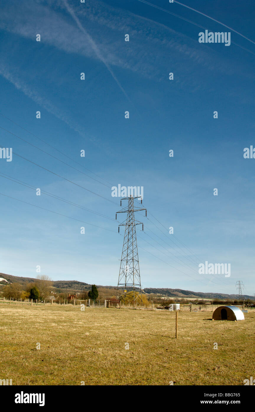 Tall electrical pylons hi-res stock photography and images - Alamy