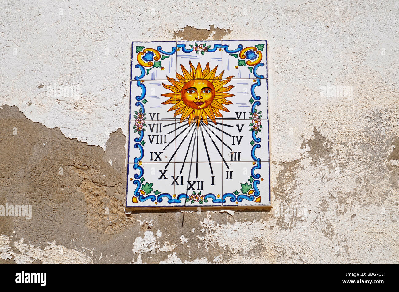 Sundials house hi-res stock photography and images - Alamy