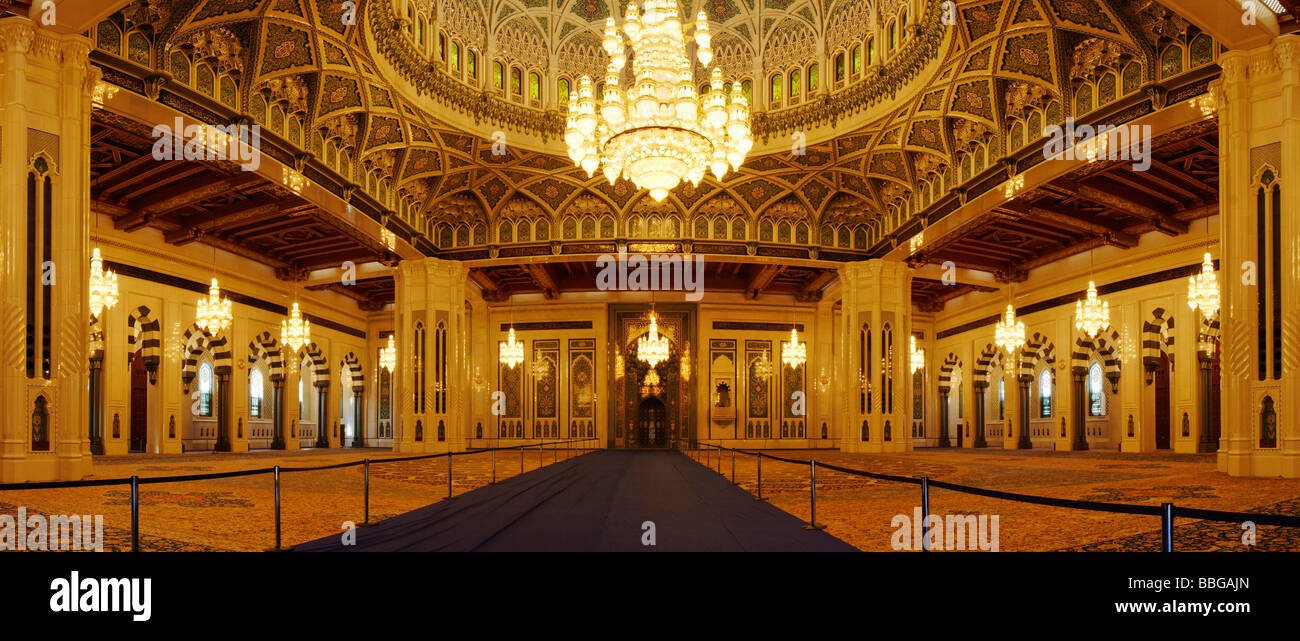The central mosque prayer hall hi-res stock photography and images - Alamy