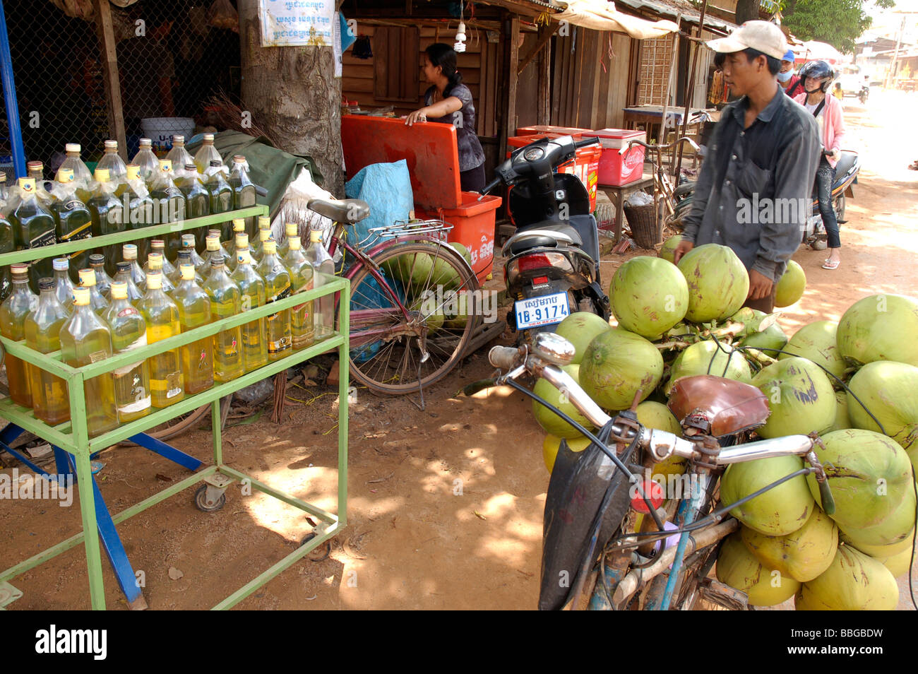 Transporting coconuts hi-res stock photography and images - Alamy