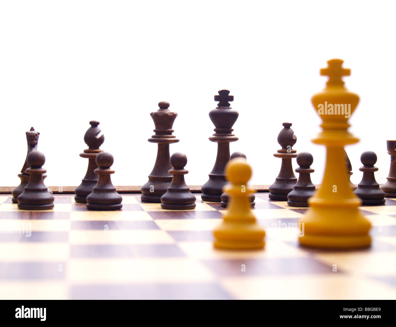 Lone king on chessboard hi-res stock photography and images - Alamy