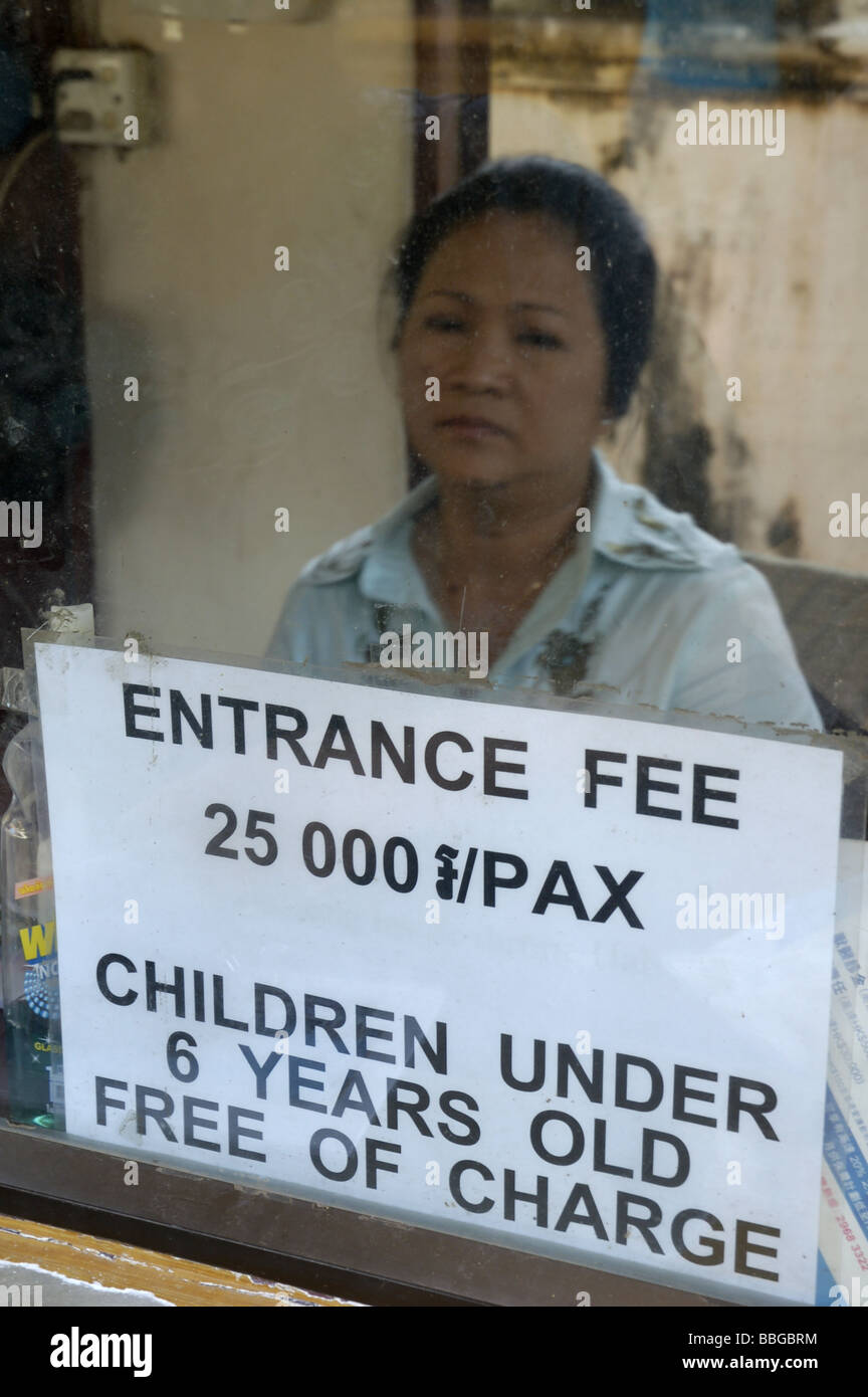 Museum ticket booth hi-res stock photography and images - Alamy